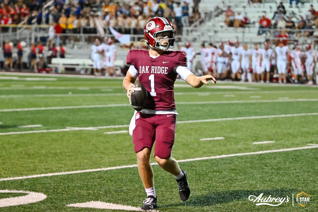 The Oak Ridge Wildcats defeated the Halls Red Devils 28-13 on Th - Five ...